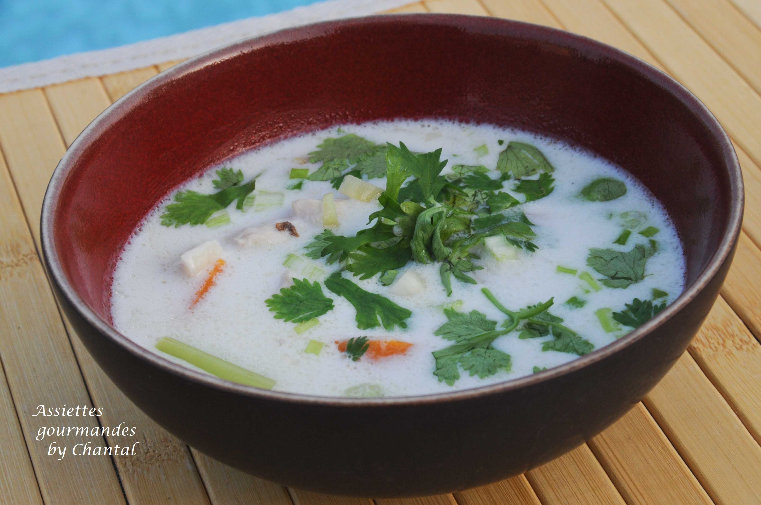 Tom Ka Kaï ou soupe lait de coco poulet - Cuisine Thaï