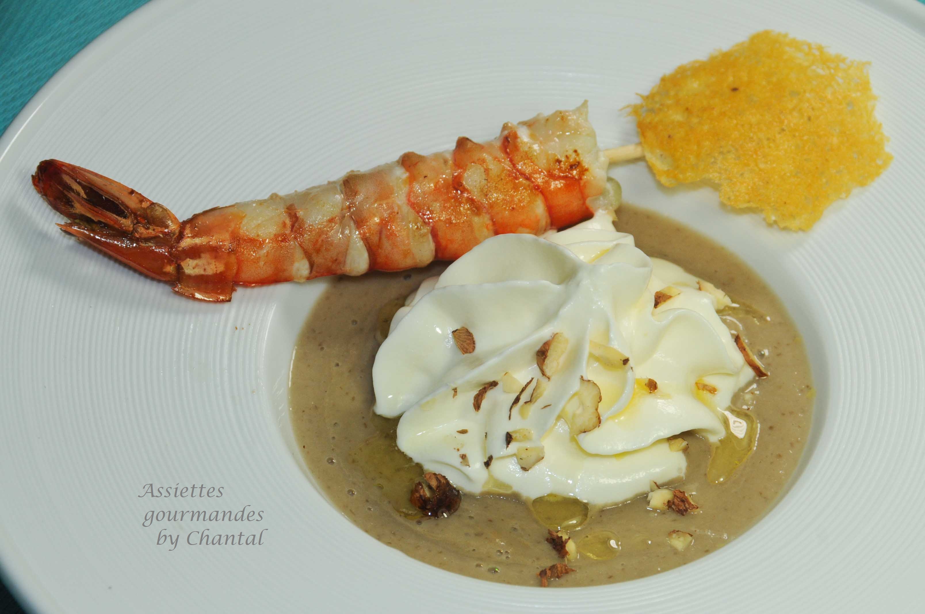 Velouté de cèpes, espuma Parmesan et gambas poêlées