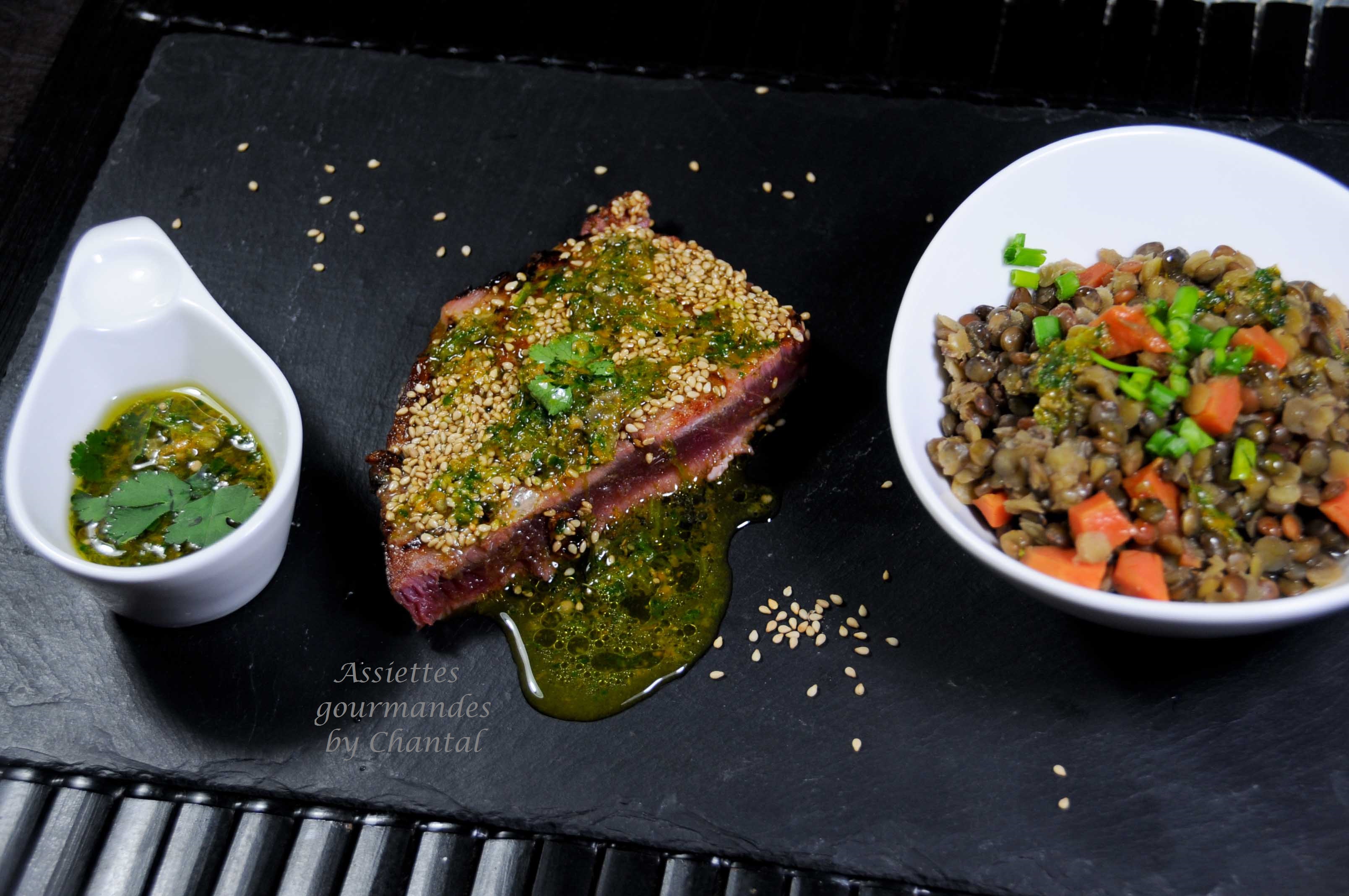 Thon grillé, lentilles et sauce aux câpres - Assiettes Gourmandes