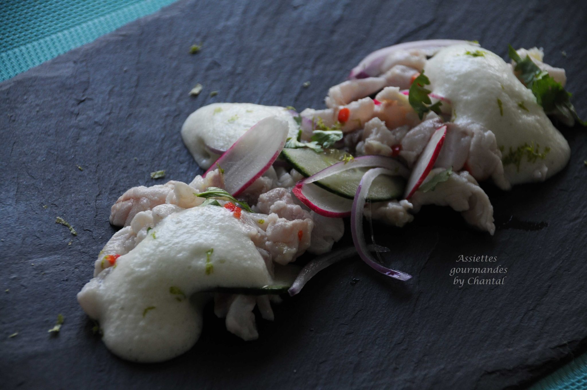 Ceviche de poissons et espuma yaourt concombre