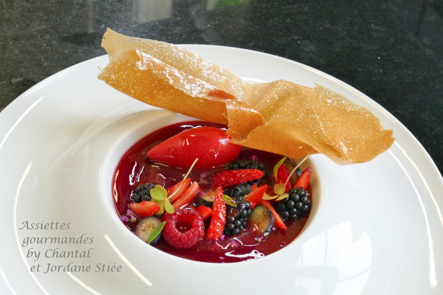 Mousse fromage blanc et jardin de fruits rouges, par Jordane Stiée