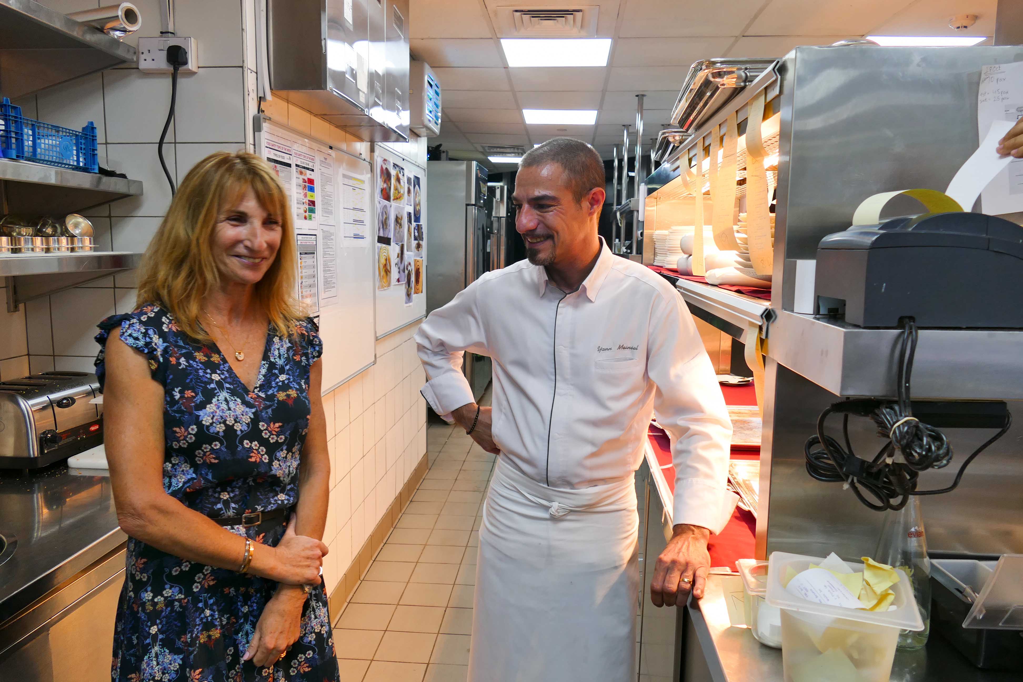 Dîner au restaurant At.Mosphere, en haut du Burj Khalifa à Dubaï