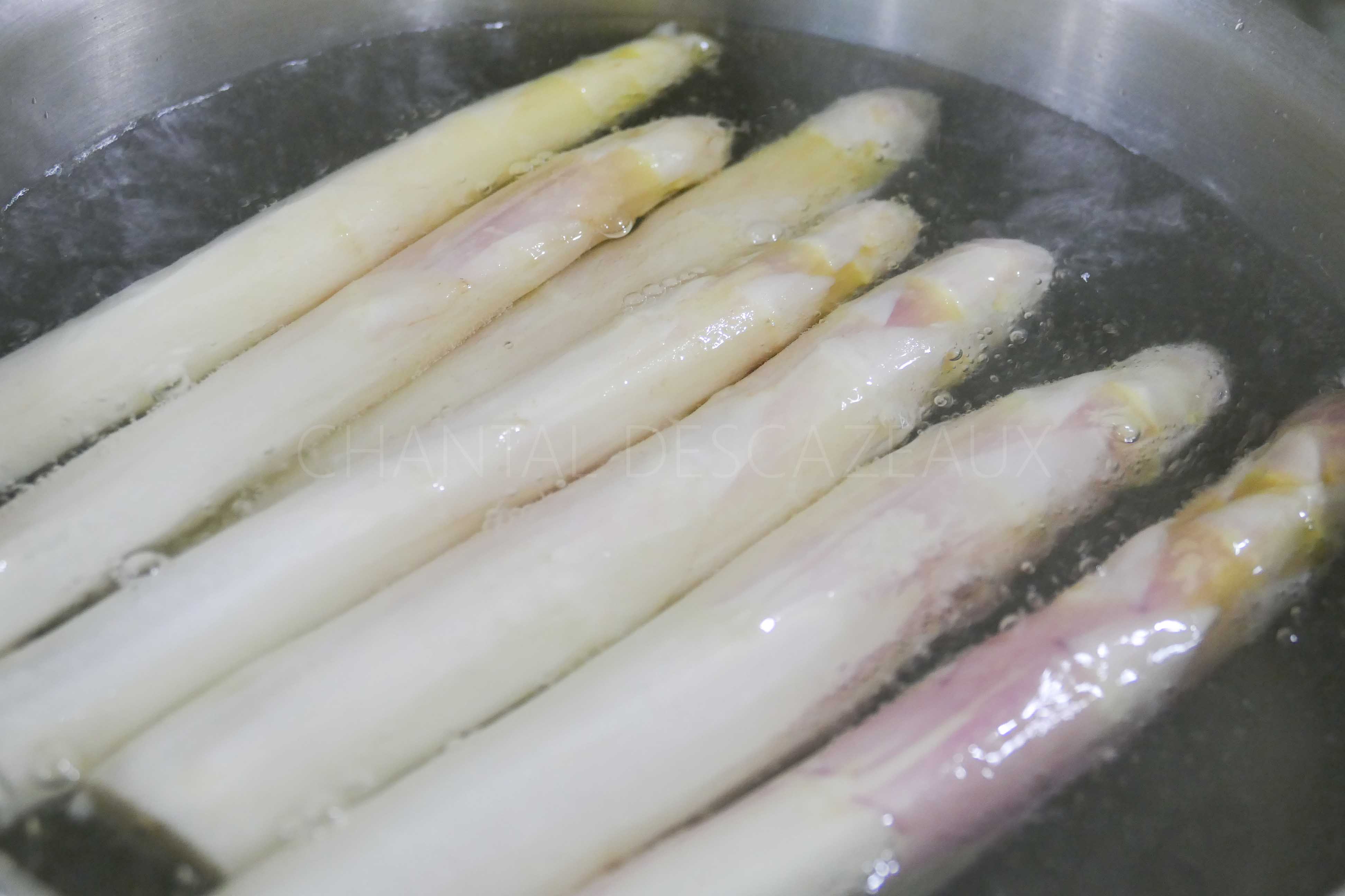 Asperges blanches, sauce gribiche - Recette Hélène Darroze