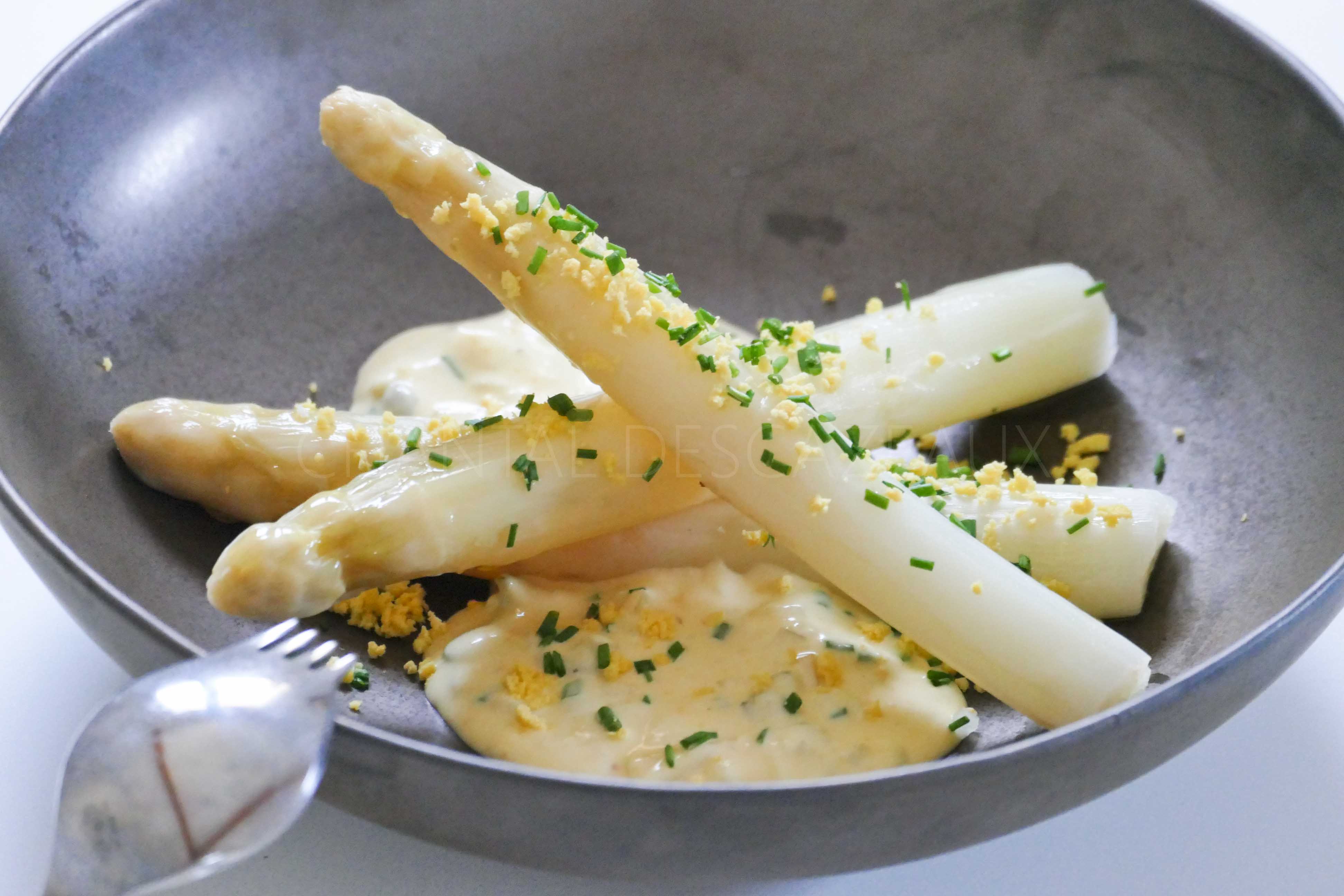 Asperges blanches, sauce gribiche - Recette Hélène Darroze