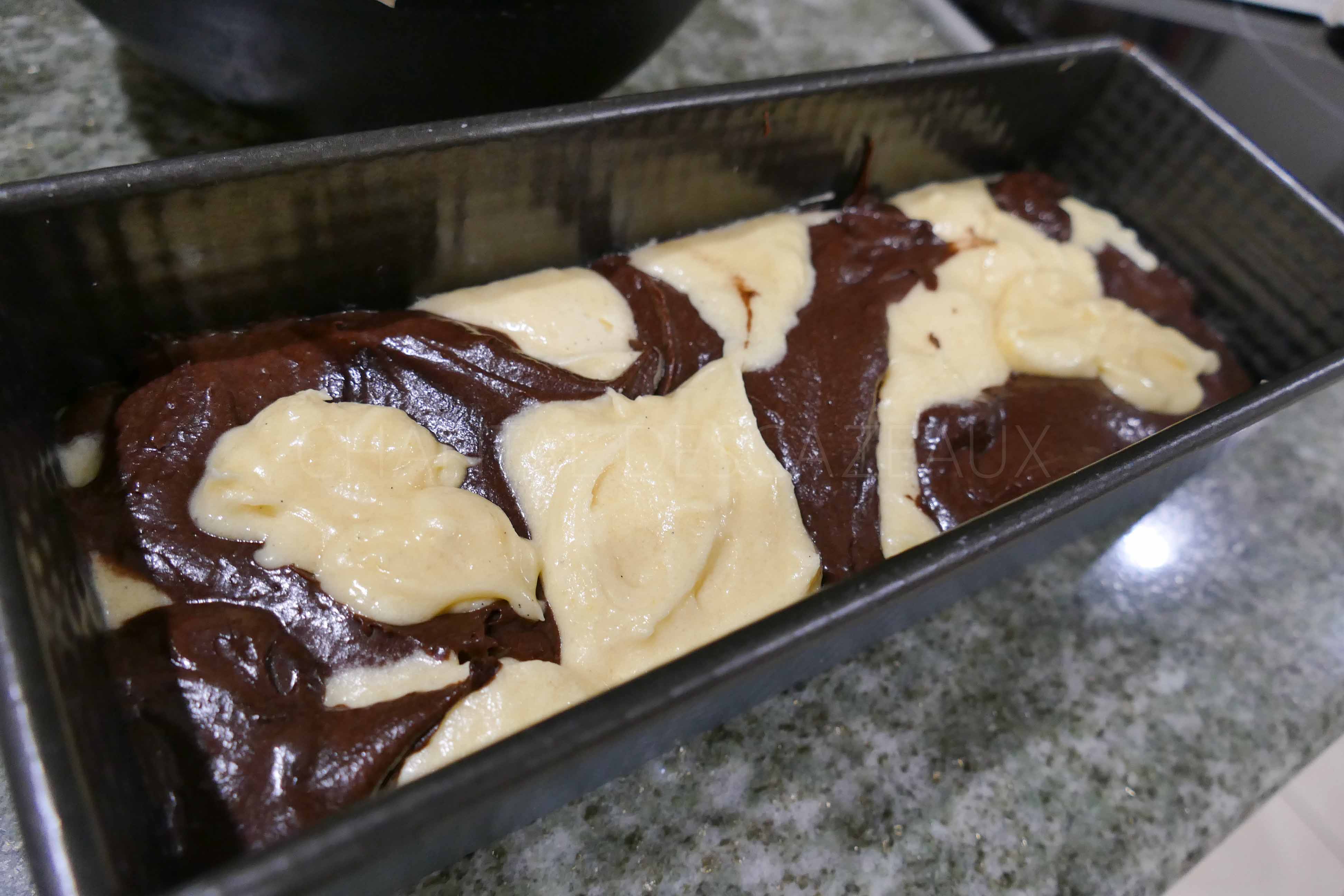 Cake marbré façon Savane, glaçage chocolat au lait