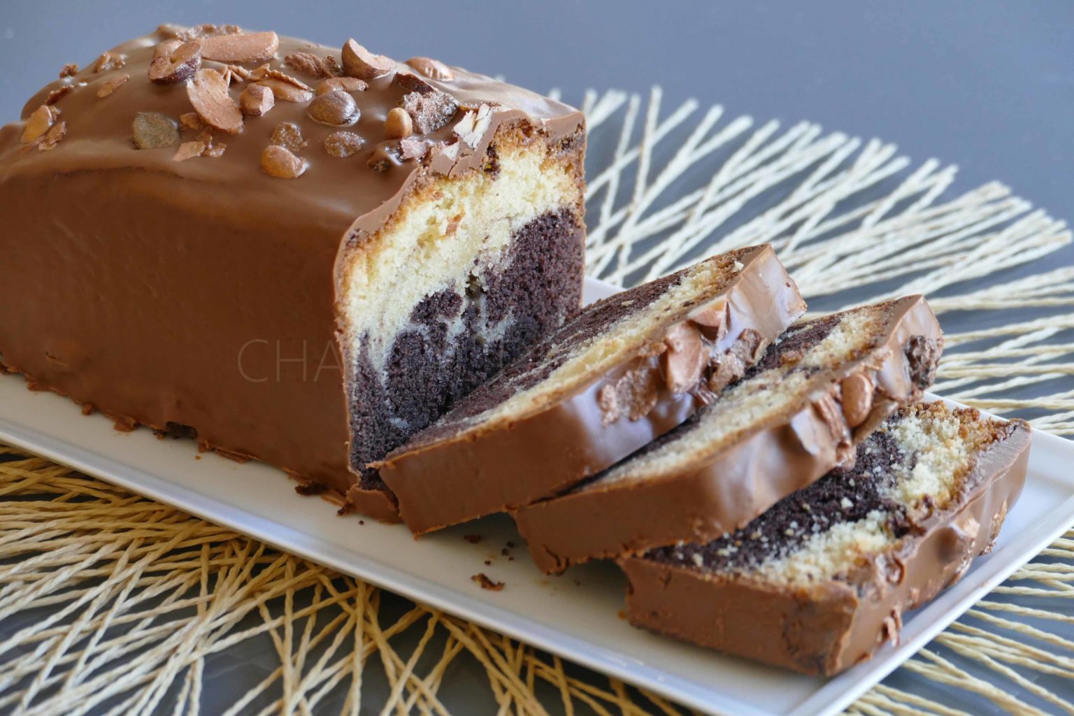 Cake marbré façon Savane, glaçage chocolat au lait