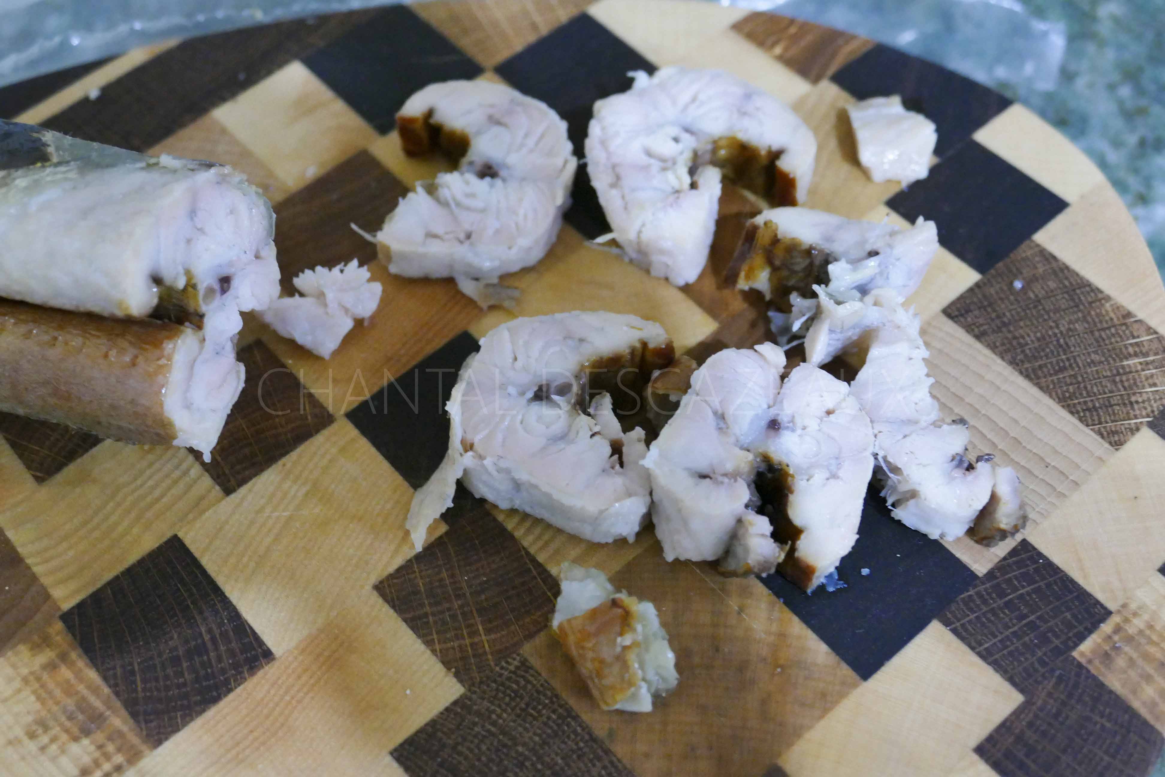 Anguille fumée et sésame noir dans une recette de David Toutain