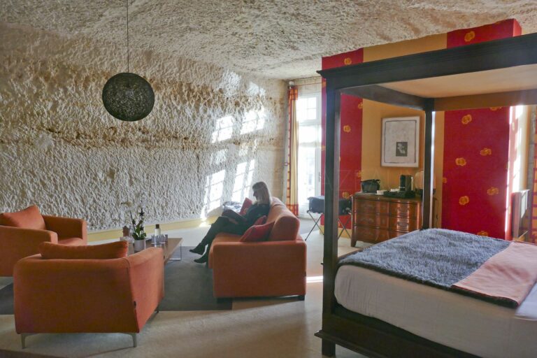 Hôtel Les Hautes Roches - Le luxe d'un Relais & Châteaux avec des ...