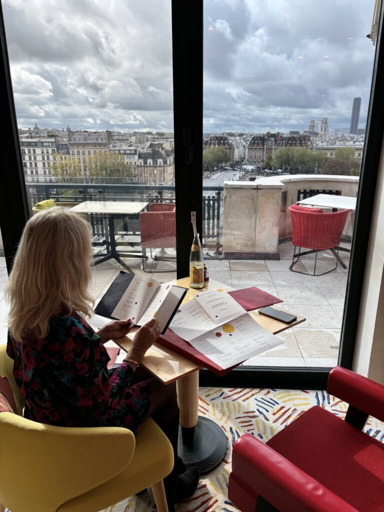 Le Tout-Paris - La Brasserie chic de Cheval Blanc Paris